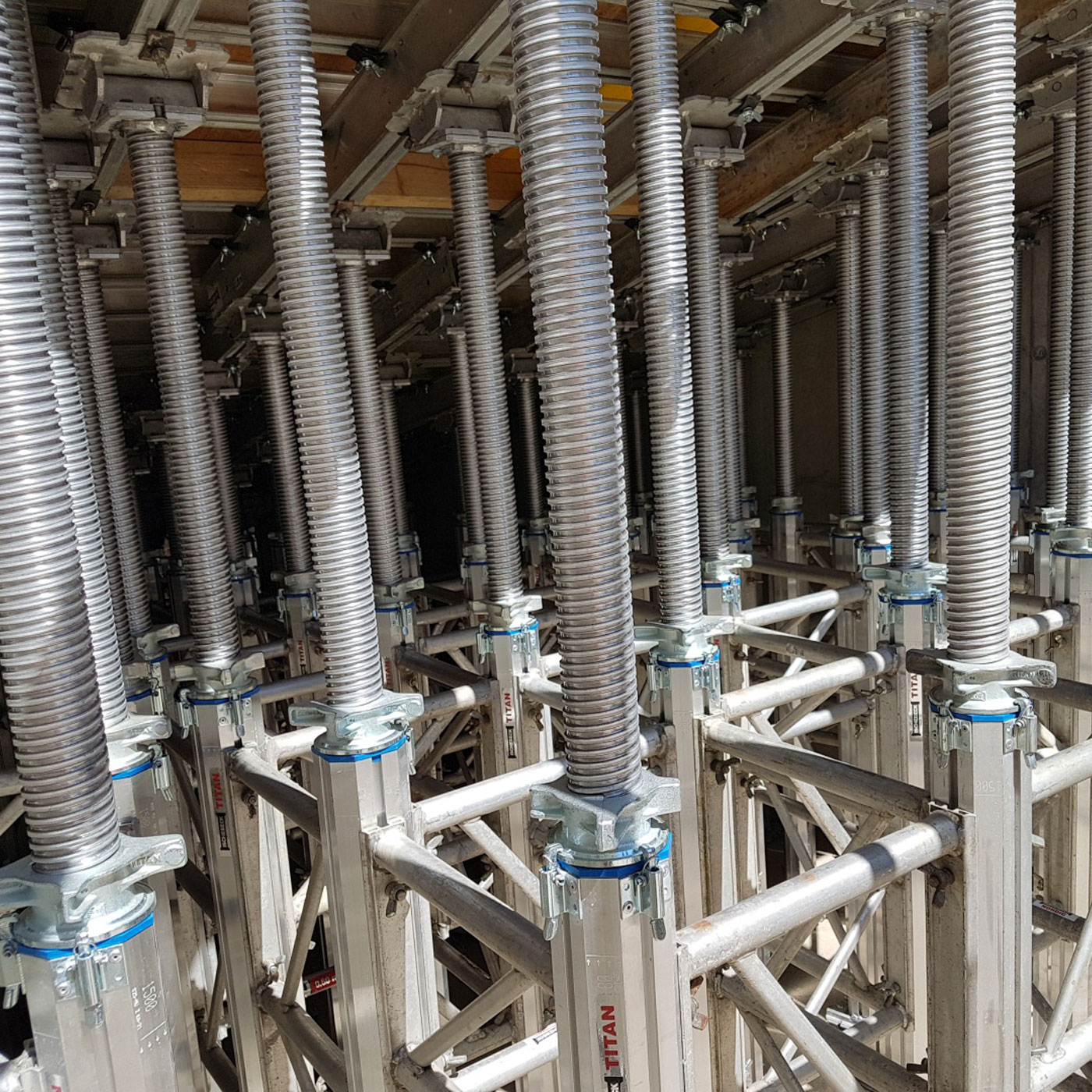 Étaiement de coffrage Alu TITAN - Ischebeck France